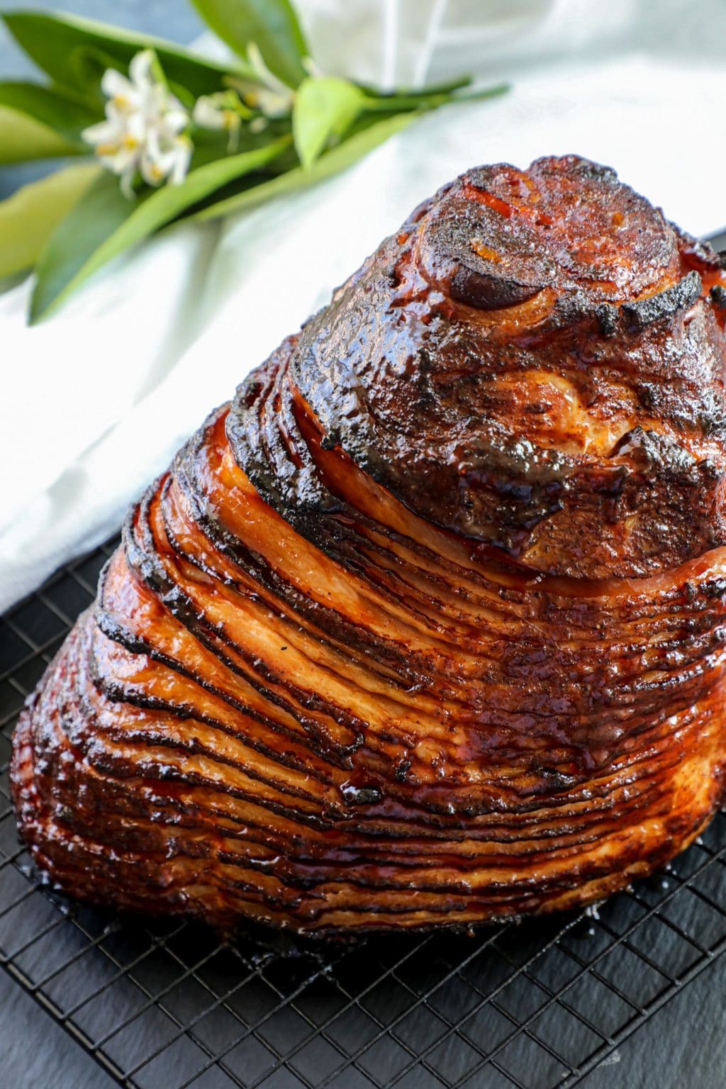 How To Smoke A Ham On The Big Green Egg - Bonappeteach
