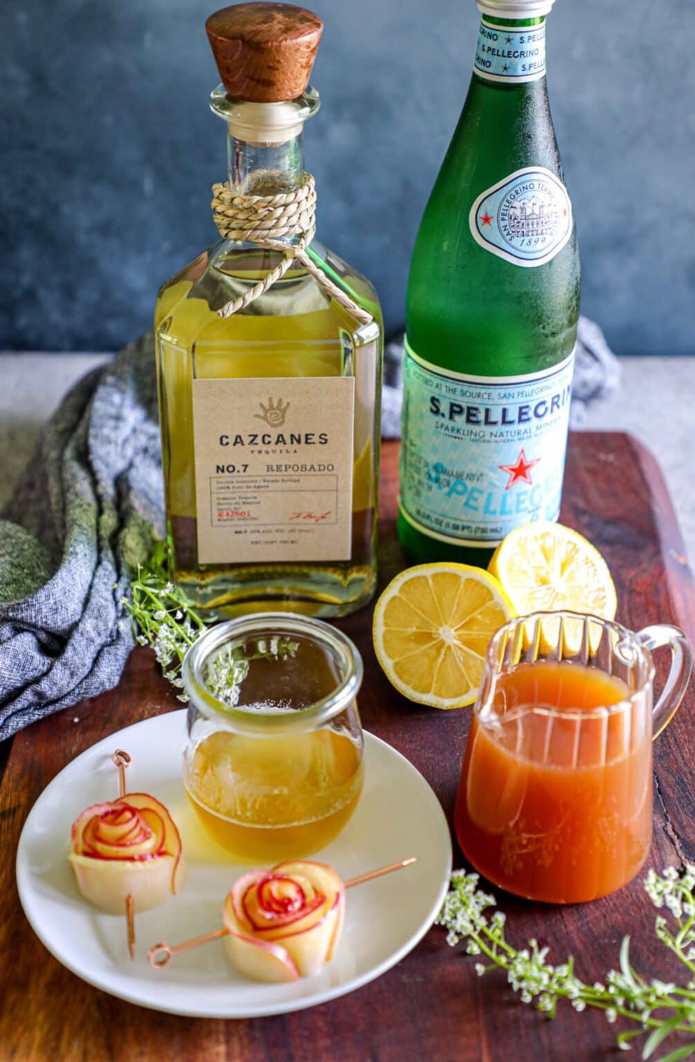 Tequila Apple Cider Spritz Recipe - Bonappeteach
